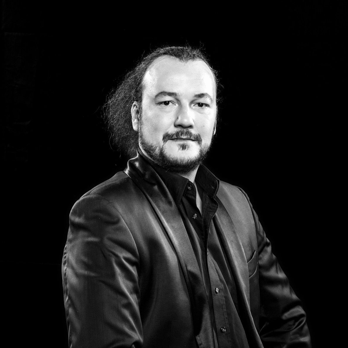 Solista NPS Ivan Šarić večeras gostuje u opernoj predstavi "Tosca" u ...